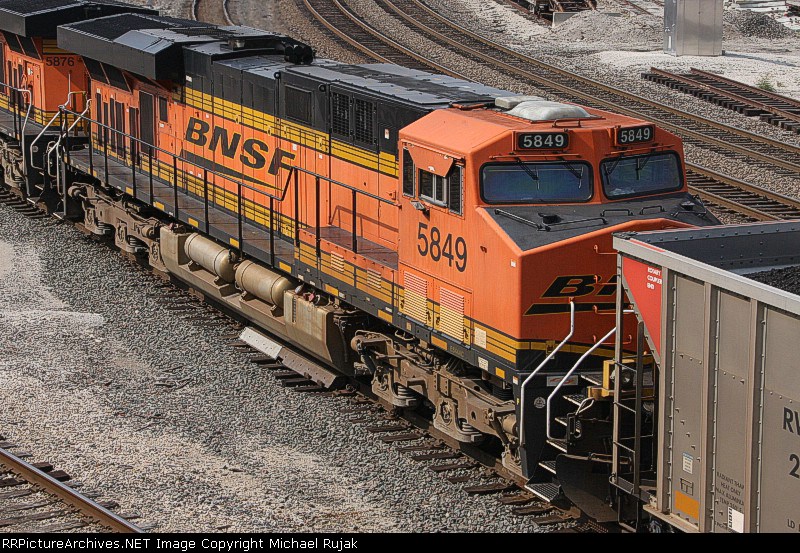 BNSF 5849
